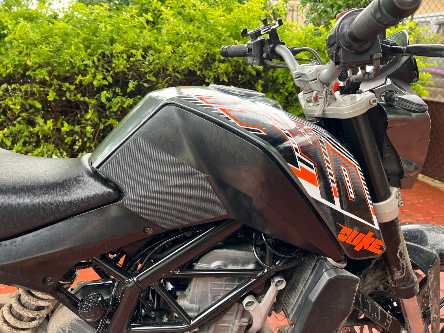 Tank Grip for KTM Duke 1St Generation - roarexhaust.in